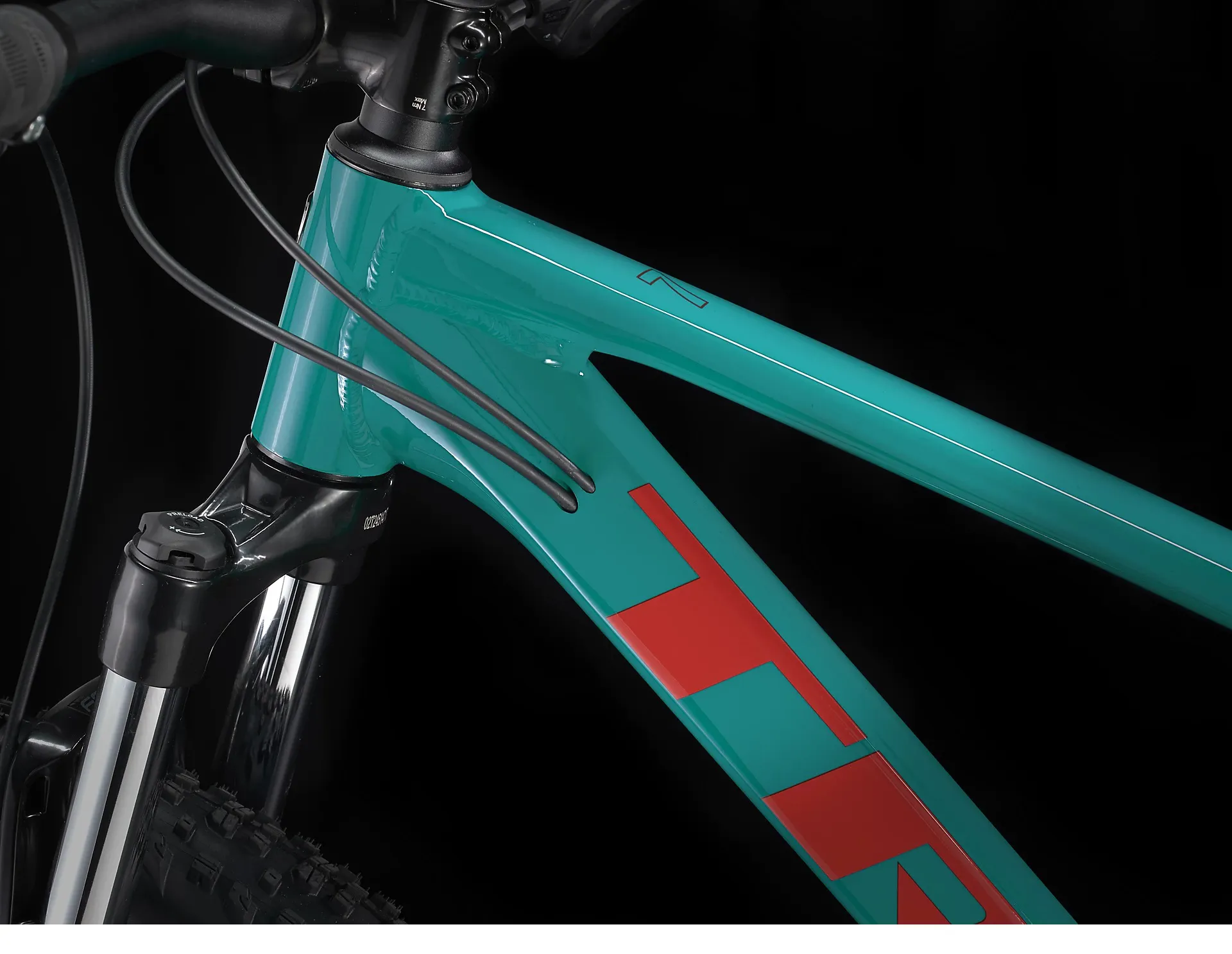 Trek Marlin 7 Gen 3 Mountain Bike in Teal/Nautical Navy Fade