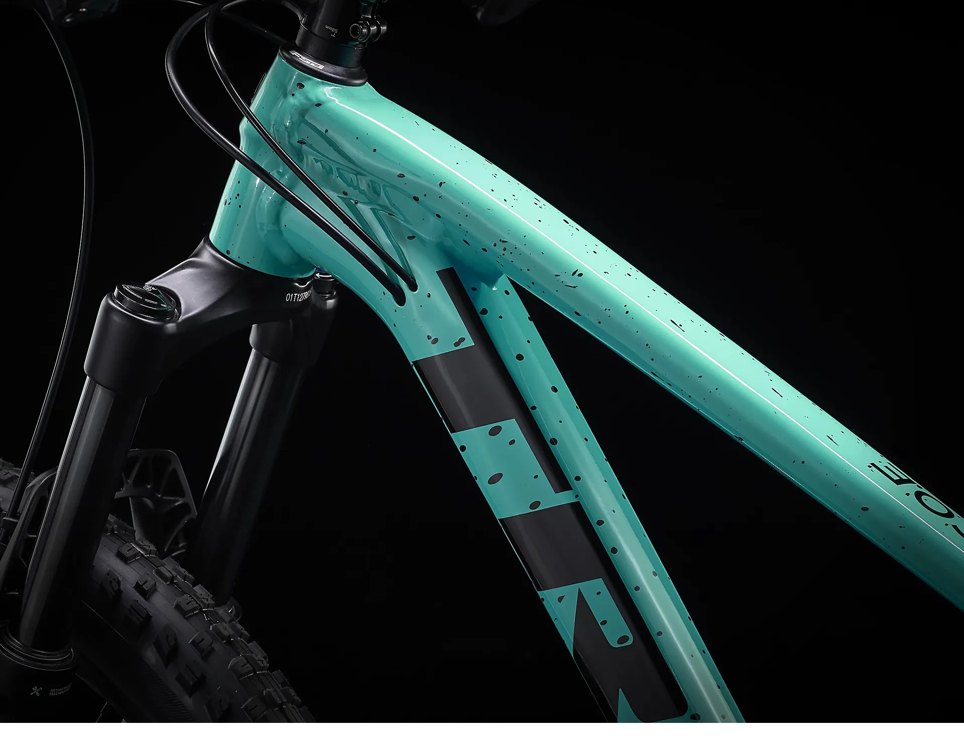 Trek Roscoe 7 Mountain Bike in Miami Green/Trek Black